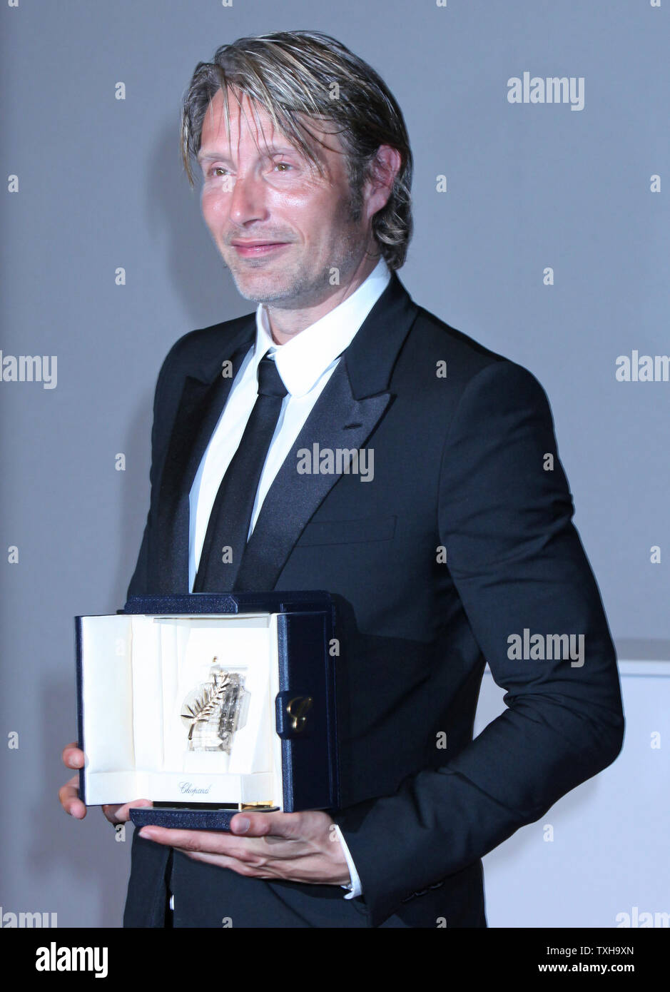 Mads Mikkelsen arrives at the award photocall after receiving the "Best ...