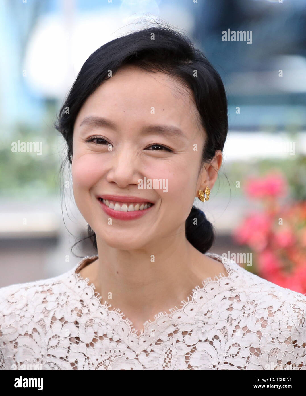 Do yeon jeon hi-res stock photography and images - Alamy