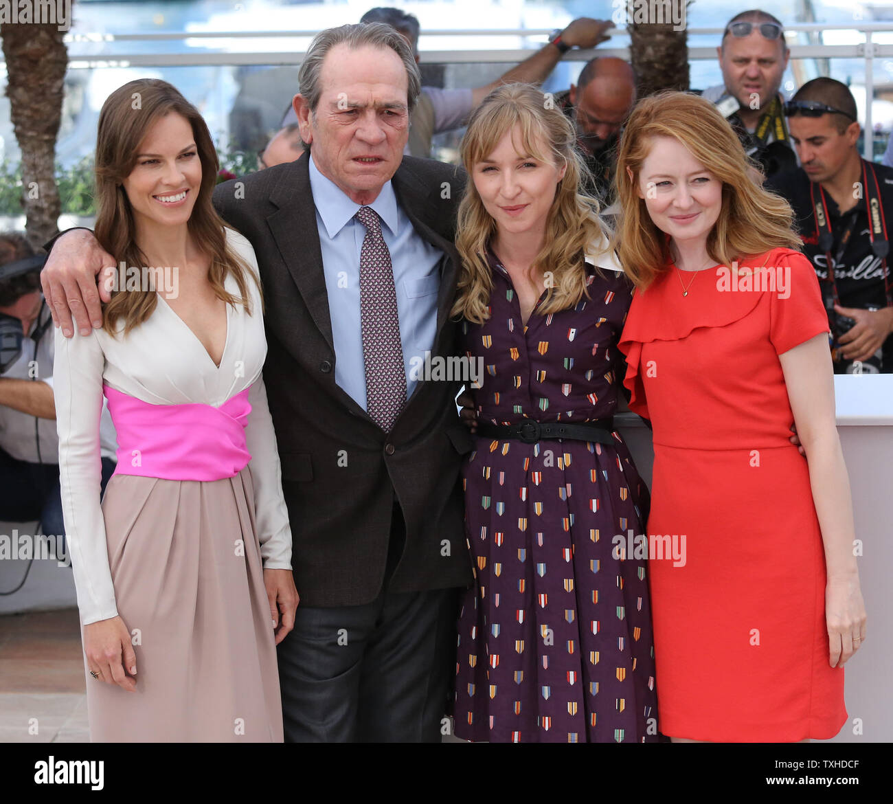 From L To R Hilary Swank Tommy Lee Jones Sonja Richter And Miranda