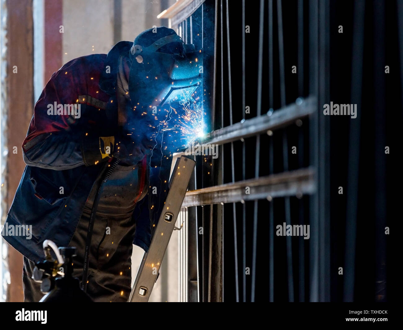 Arc welding hi-res stock photography and images - Alamy