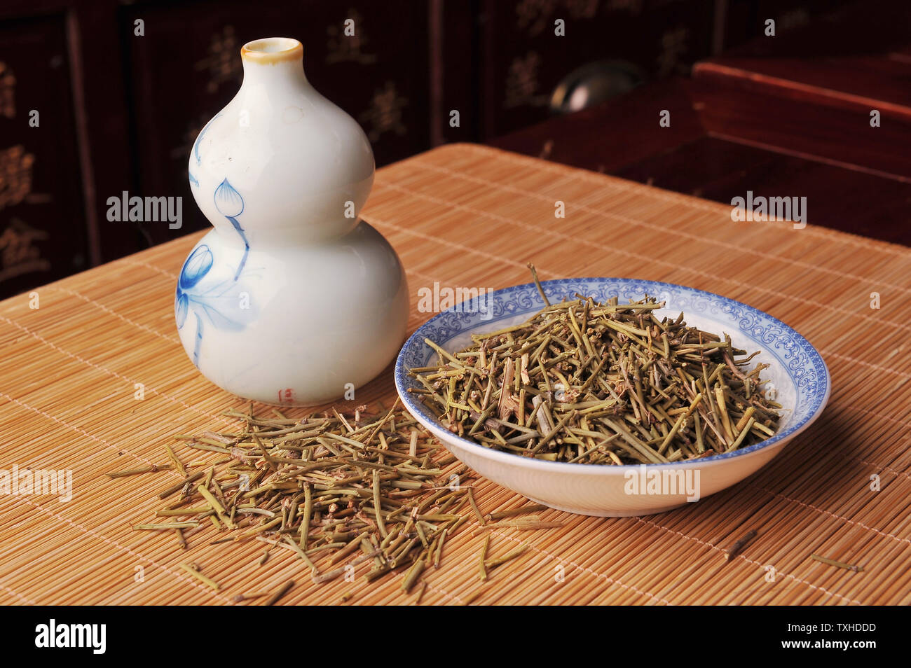 Traditional Chinese medicine hemp Stock Photo - Alamy