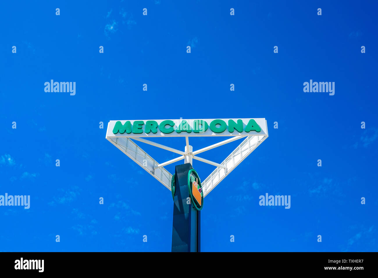 Mercadona logo hi-res stock photography and images - Alamy