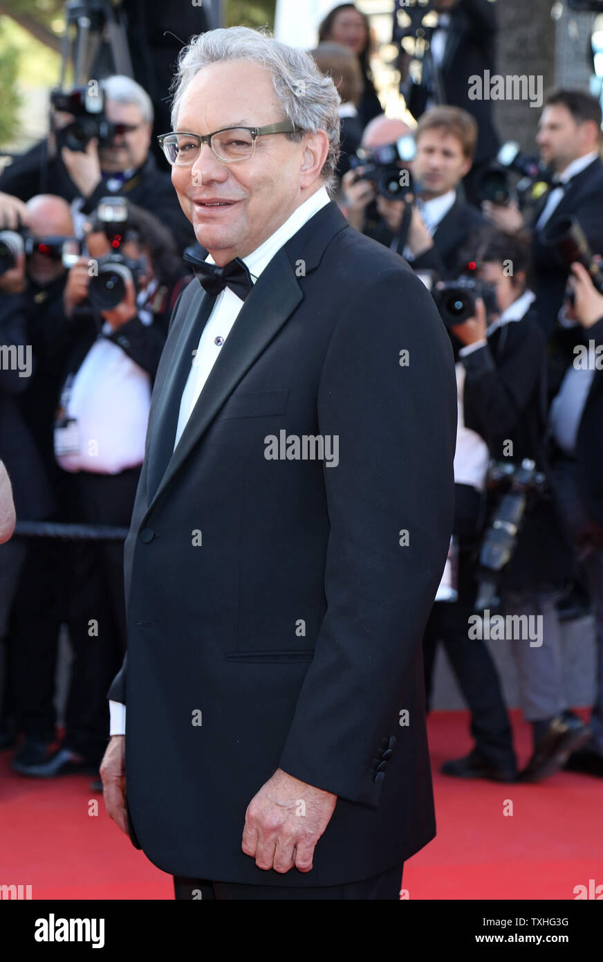 Lewis Black arrives on the red carpet before the screening of the film ...