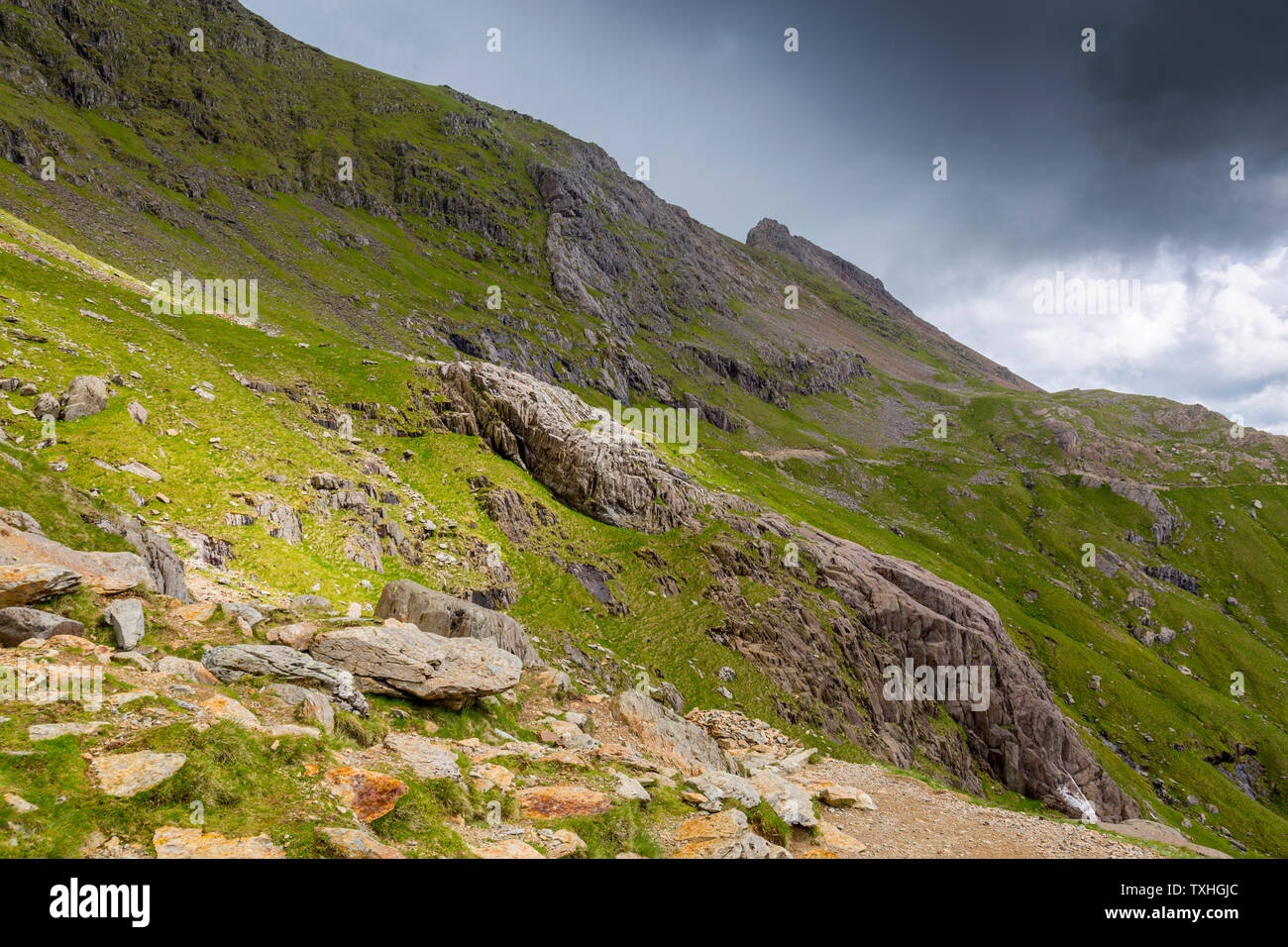 Walking snowdonia national park hi-res stock photography and images - Alamy