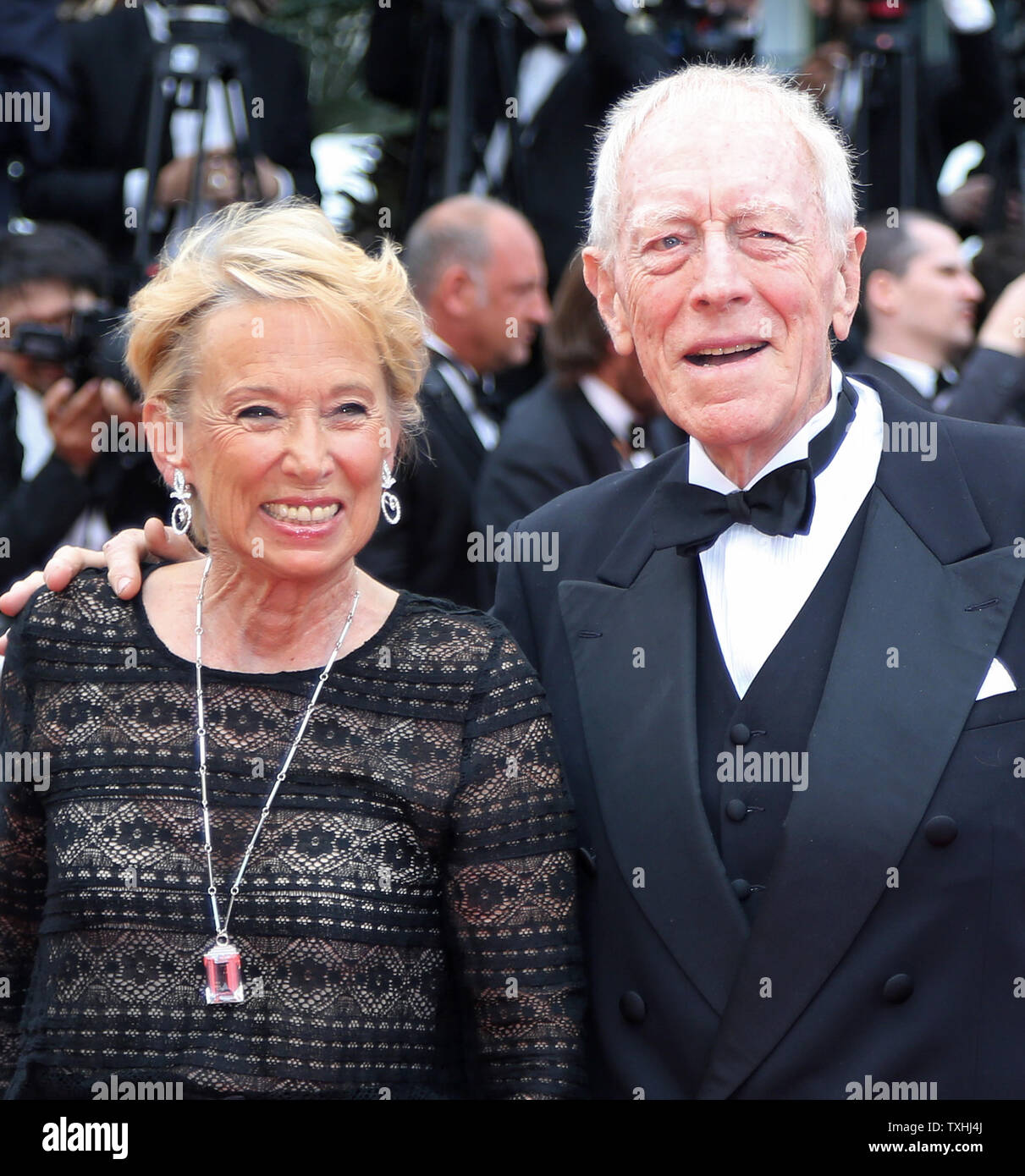 Max Von Sydow and wife Catherine Brelet arrive on the red carpet before ...