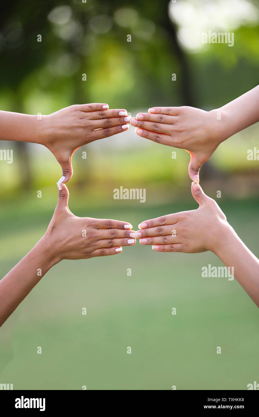 Person hand making finger frame Stock Photo - Alamy