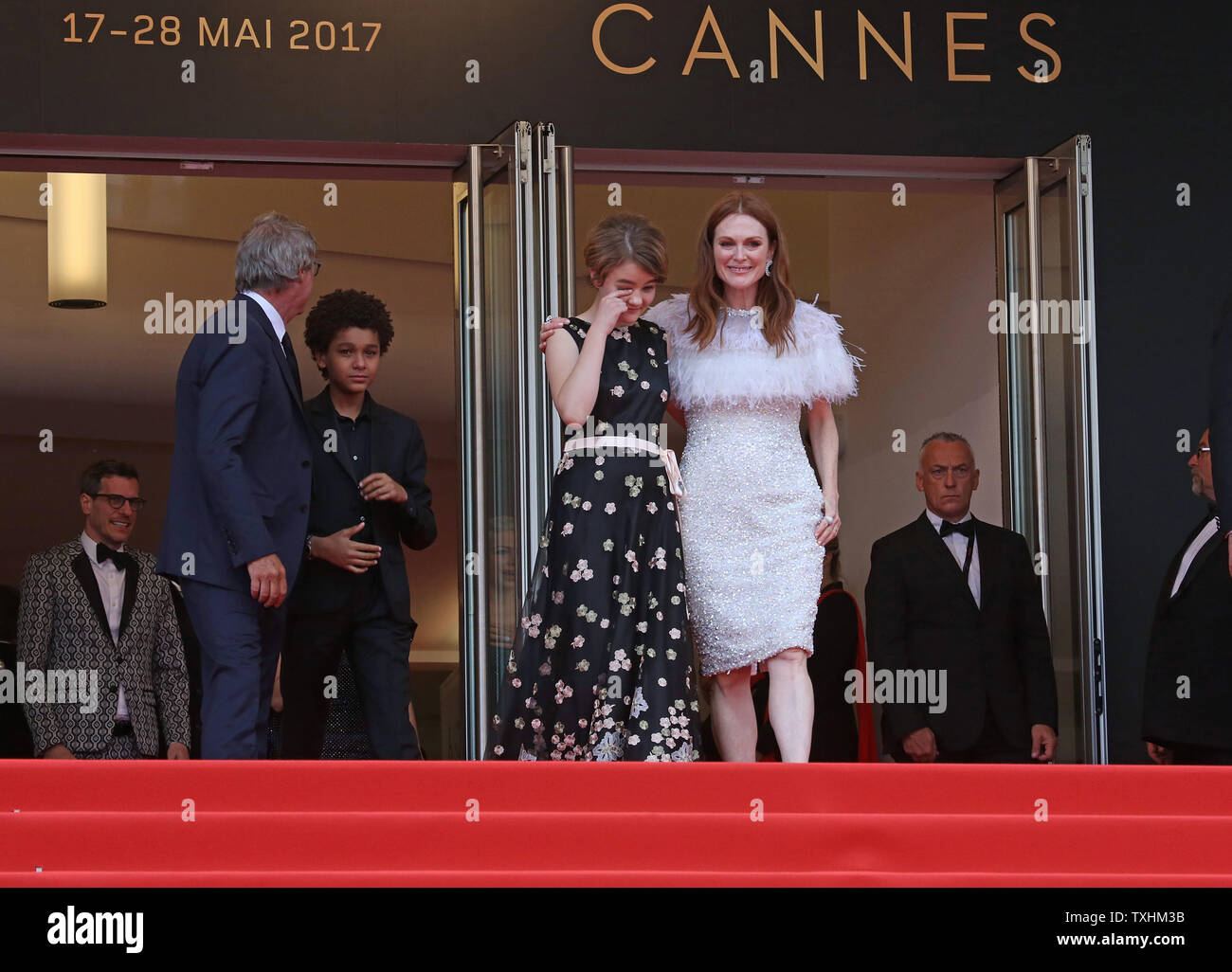 Millicent simmonds julianne moore hi-res stock photography and images ...