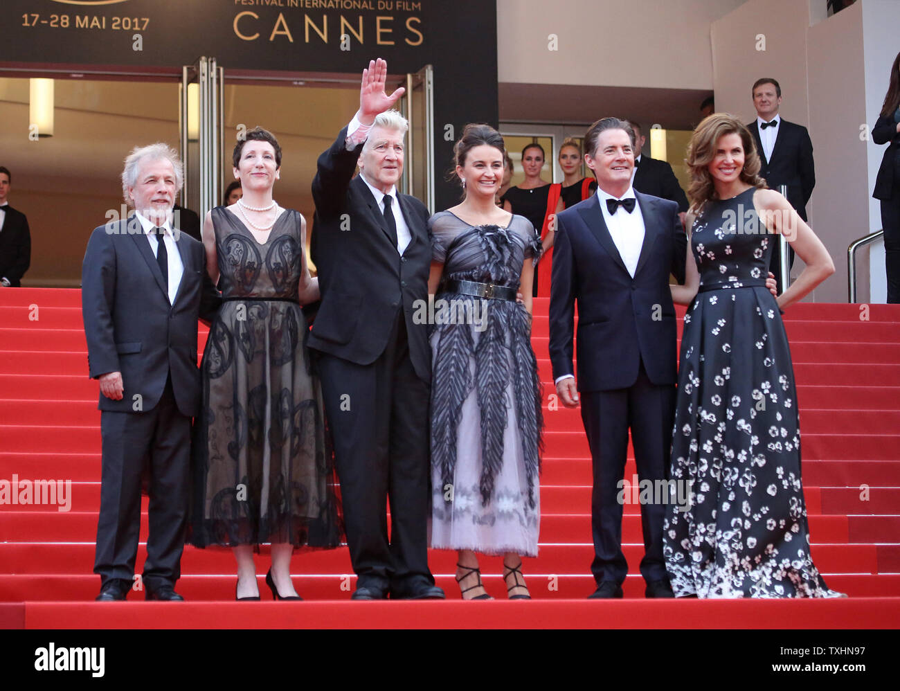 (From L to R) Guest, Sabrina Sutherland, Emily Stofle, David Lynch ...