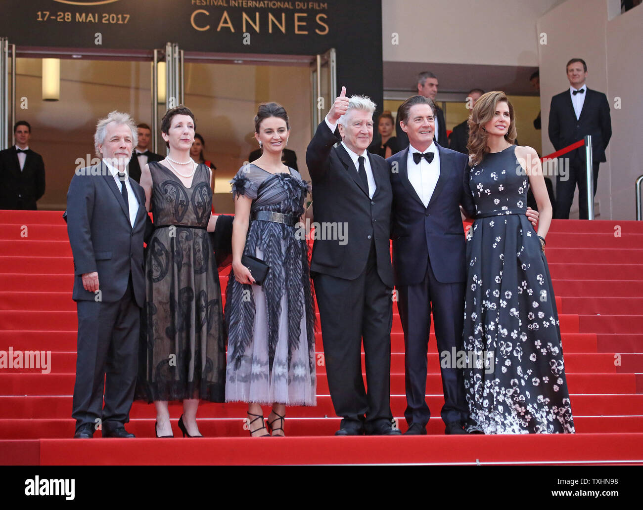 (From L to R) Guest, Sabrina Sutherland, Emily Stofle, David Lynch ...