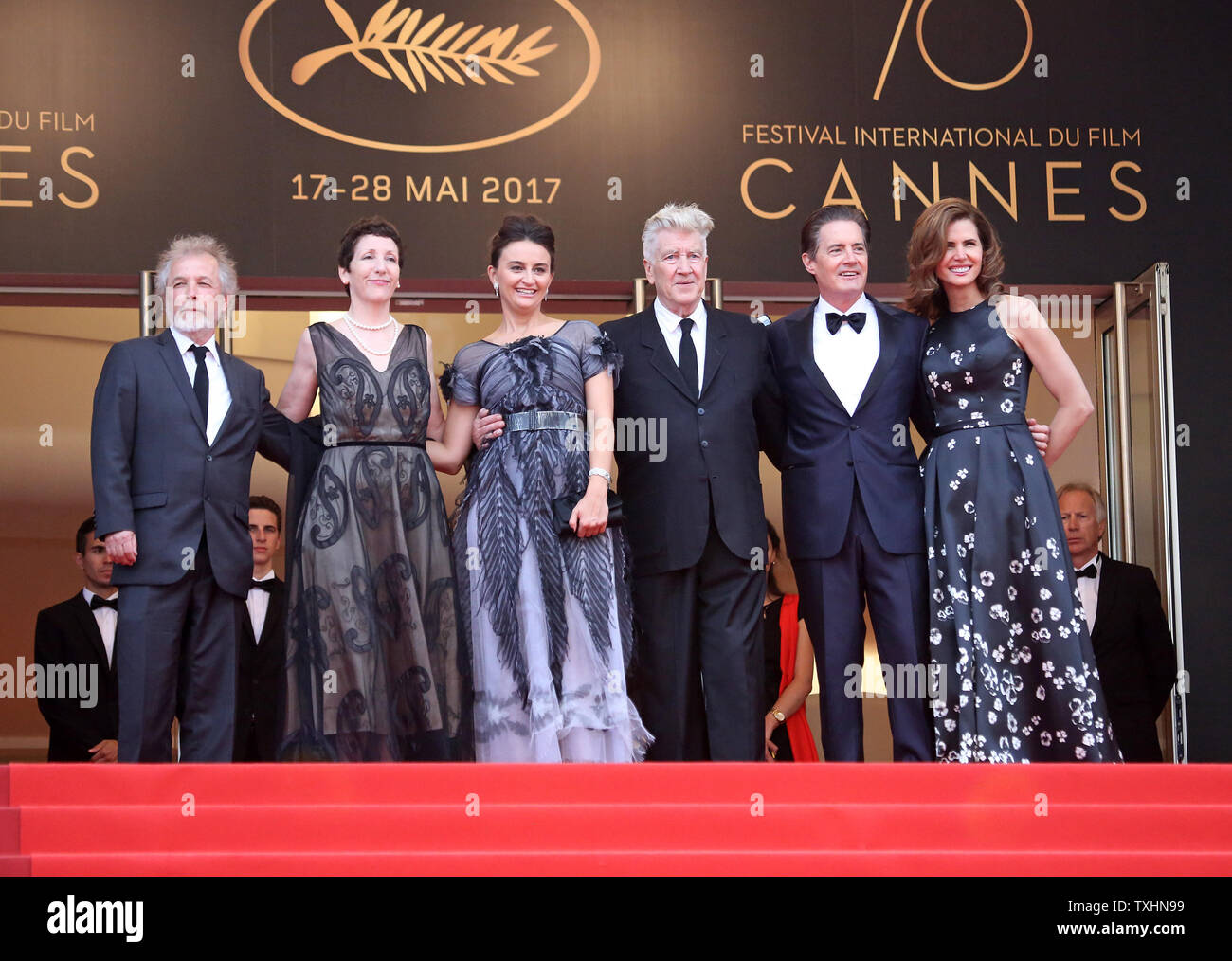 (From L to R) Guest, Sabrina Sutherland, Emily Stofle, David Lynch ...