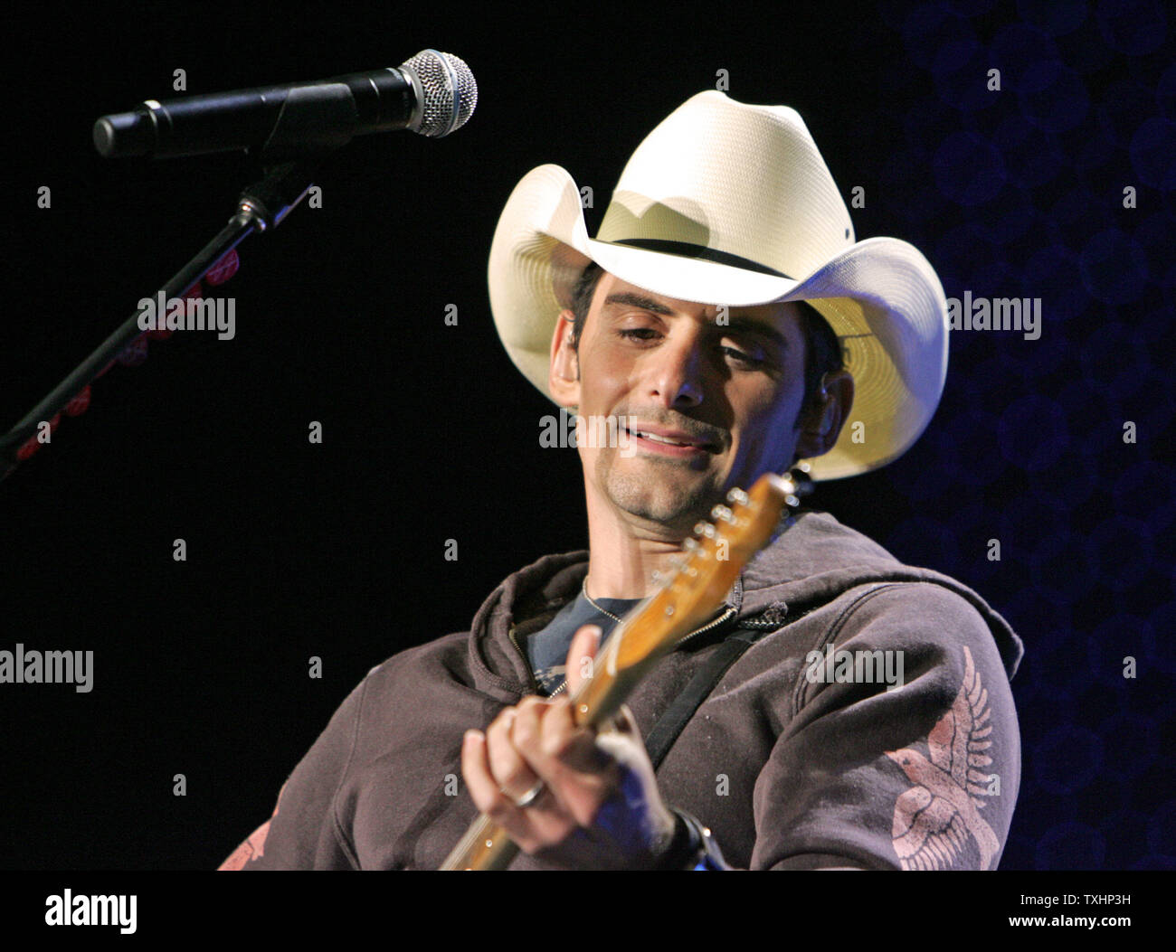 Brad Paisley performs in concert at the Coors Amphitheatre in Chula ...