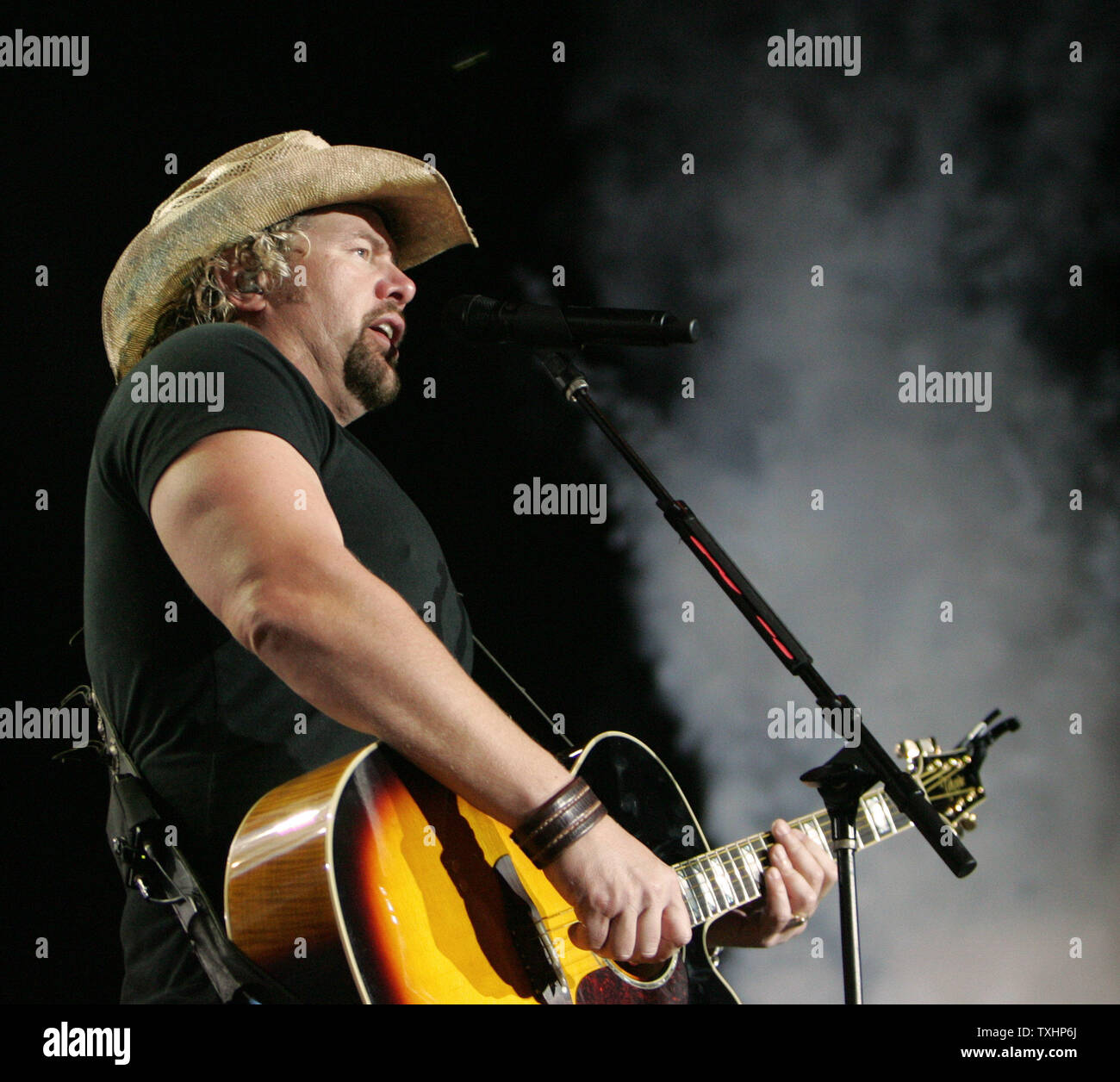Toby Keith Performs In Concert At Coors Amphitheatre In Chula Vista Ca
