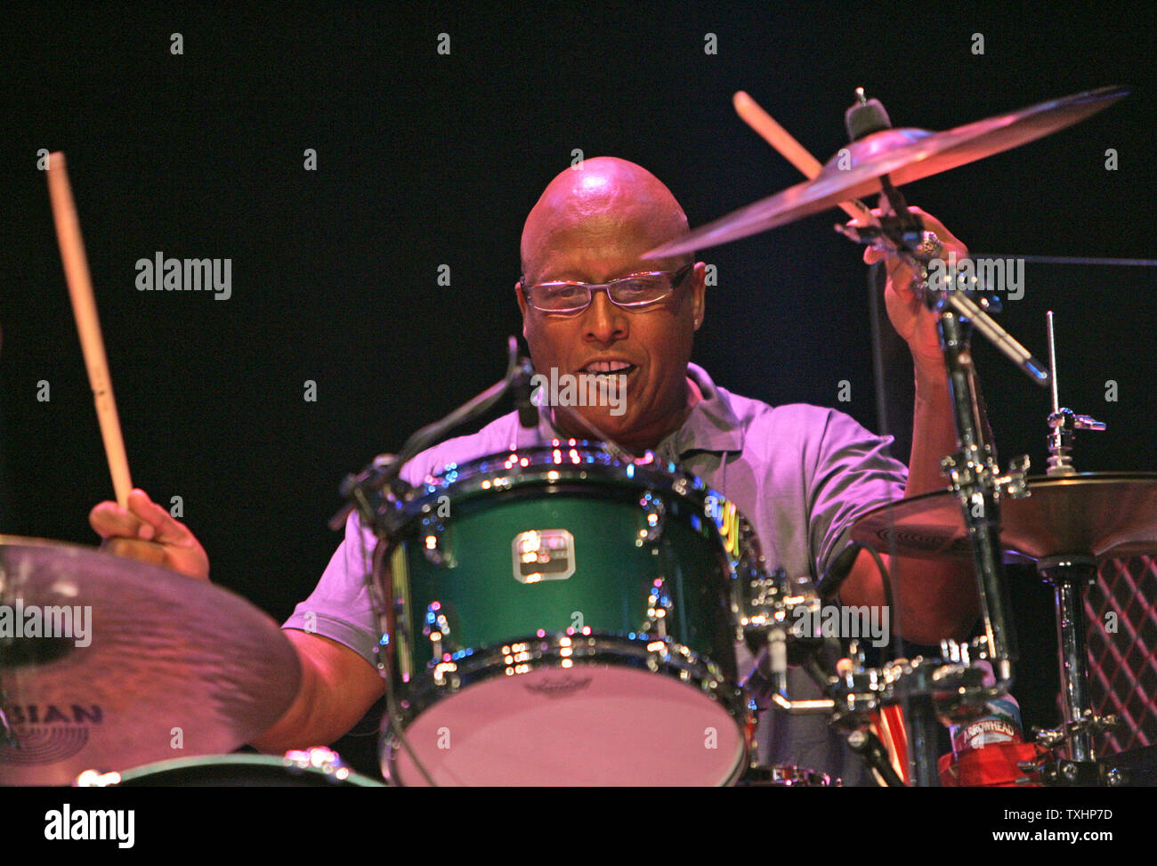 Steve ferrone hi-res stock photography and images - Alamy