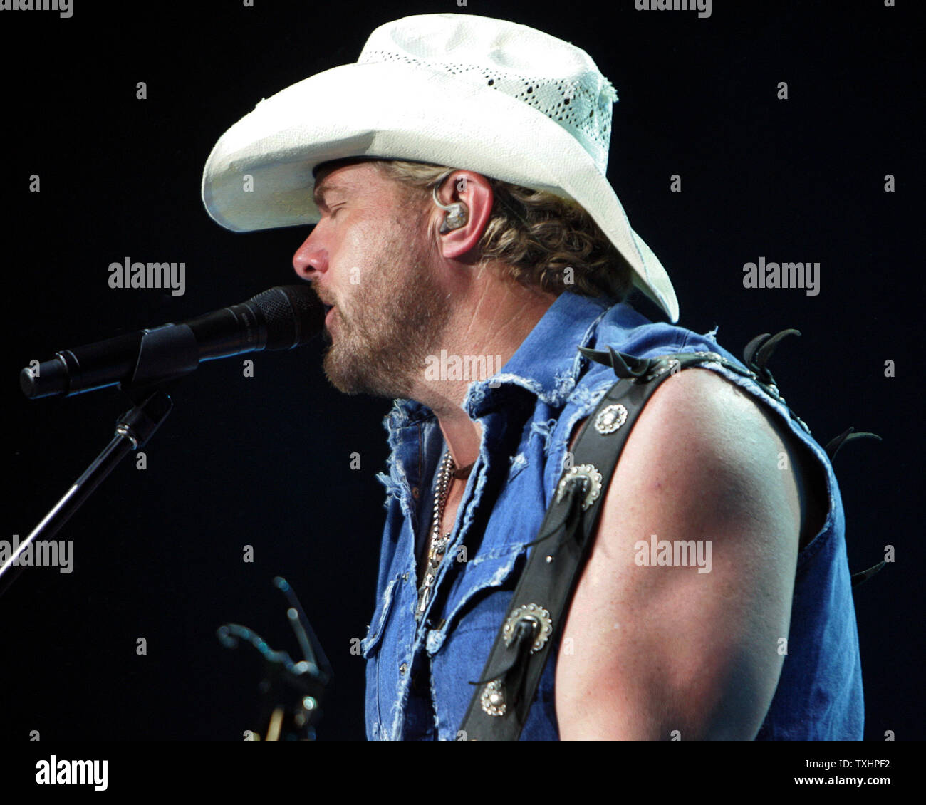 Toby keith dog hi-res stock photography and images - Alamy