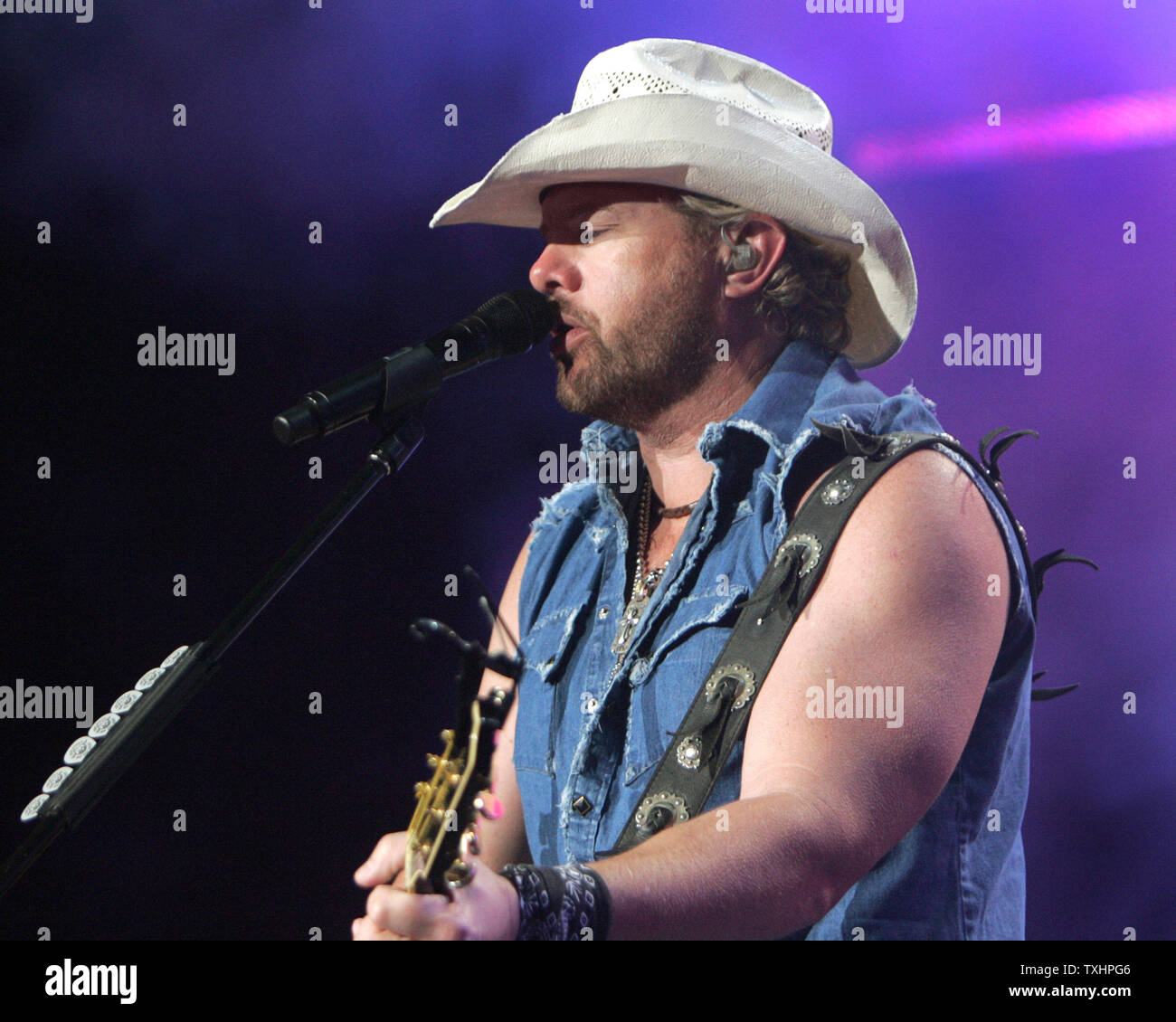 Toby keith dog hi-res stock photography and images - Alamy