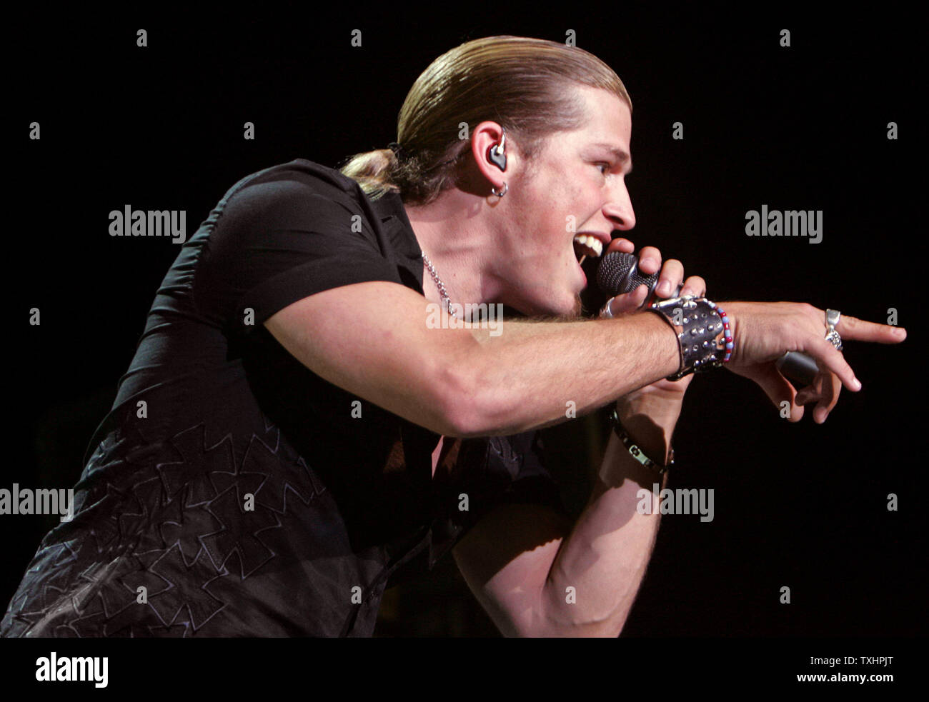 Jason michael carroll hi-res stock photography and images - Alamy