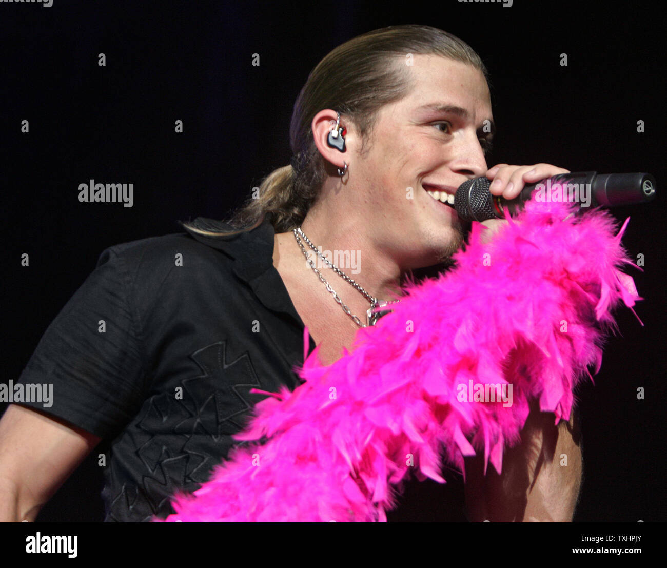 Jason michael carroll hi-res stock photography and images - Alamy