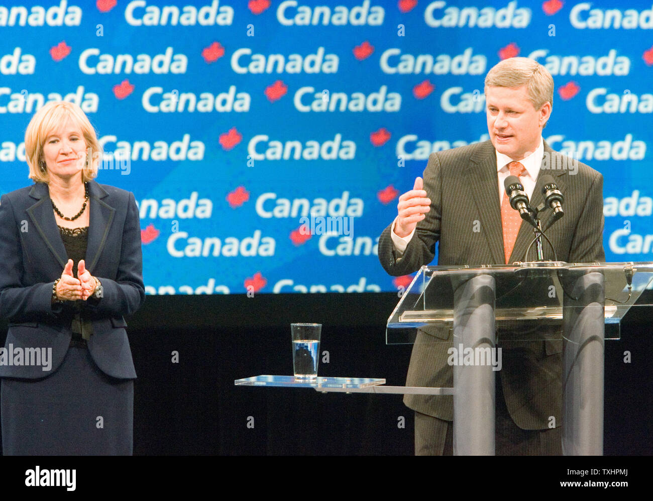 Stephen harper wife laureen hi-res stock photography and images - Alamy