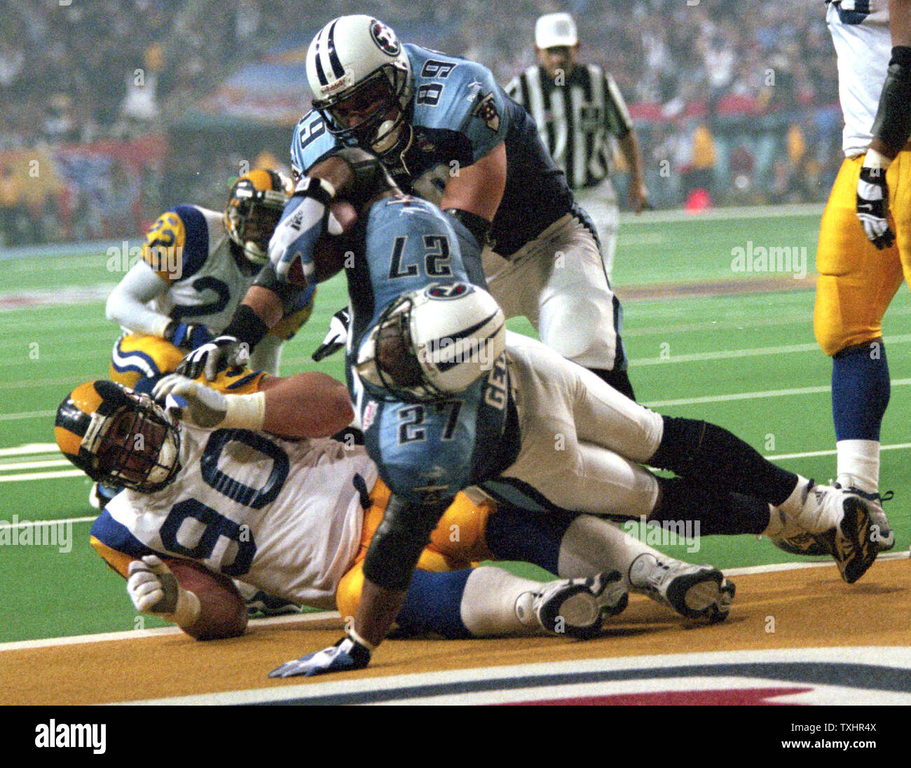 ATL2000013045- 30 JANUARY 2000 - ATLANTA, GEORGIA, USA: Titans Eddie ...