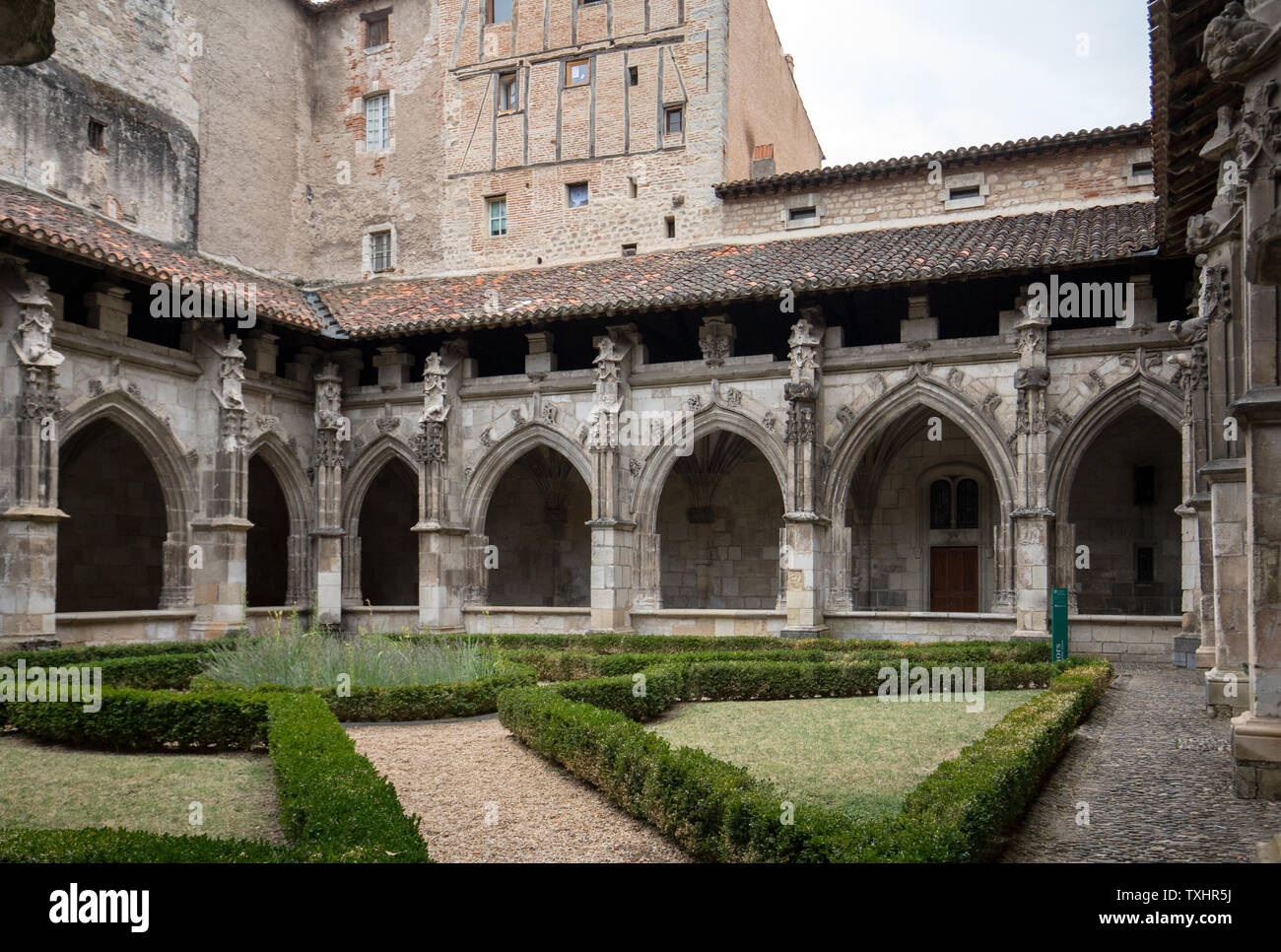 Medieval Cloister of Saint Etienne Cathedral in Cahors, Occitanie ...