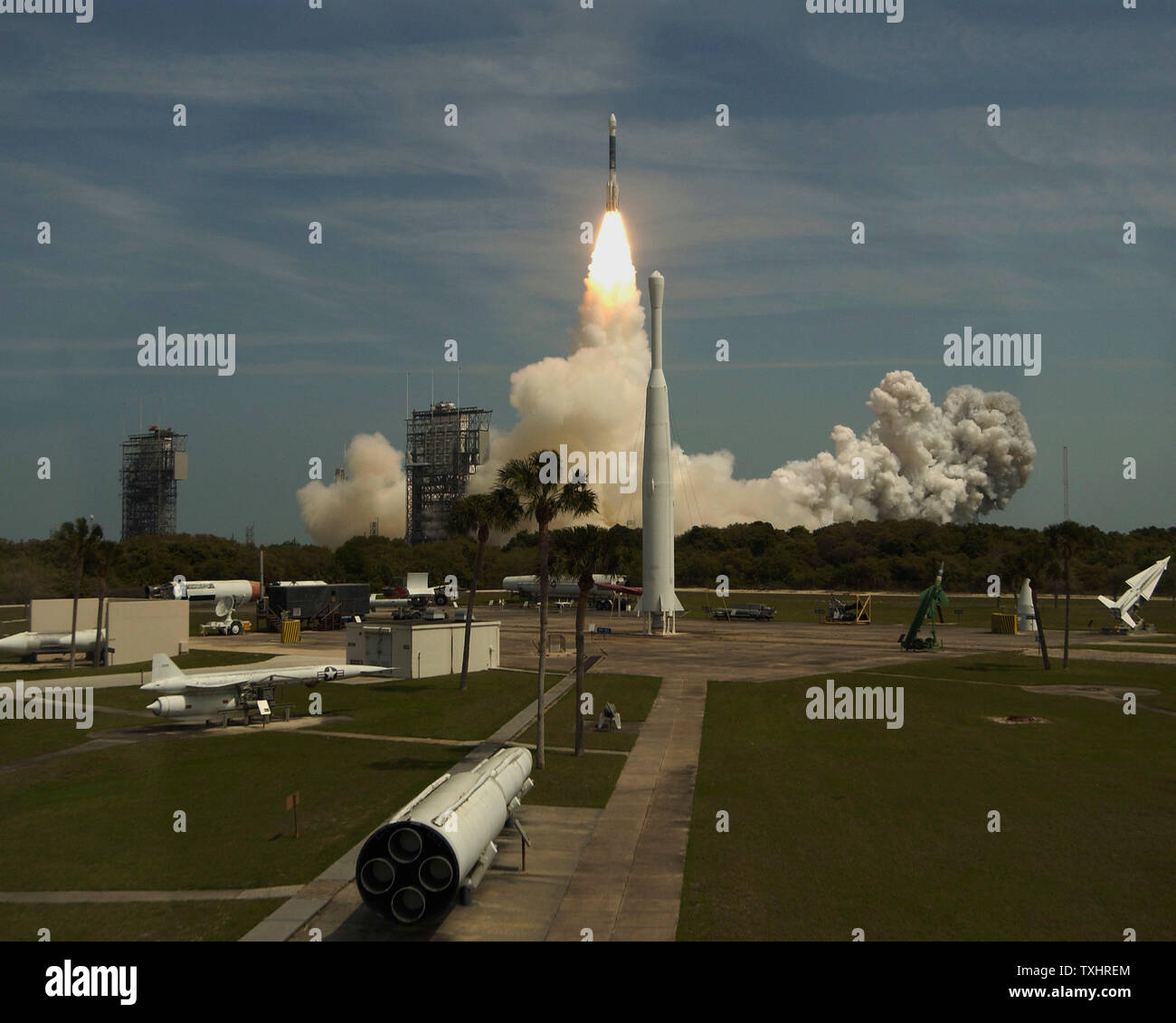 Navstar satellite orbit hi-res stock photography and images - Alamy