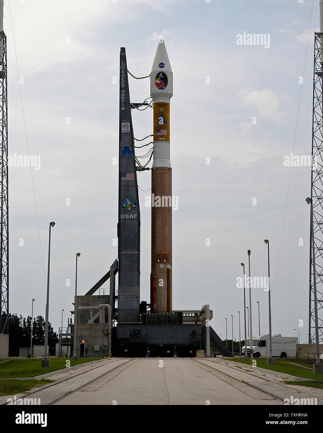 Reconnaissance satellite hi-res stock photography and images - Alamy