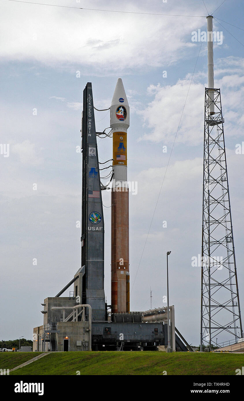 Reconnaissance satellite hi-res stock photography and images - Alamy