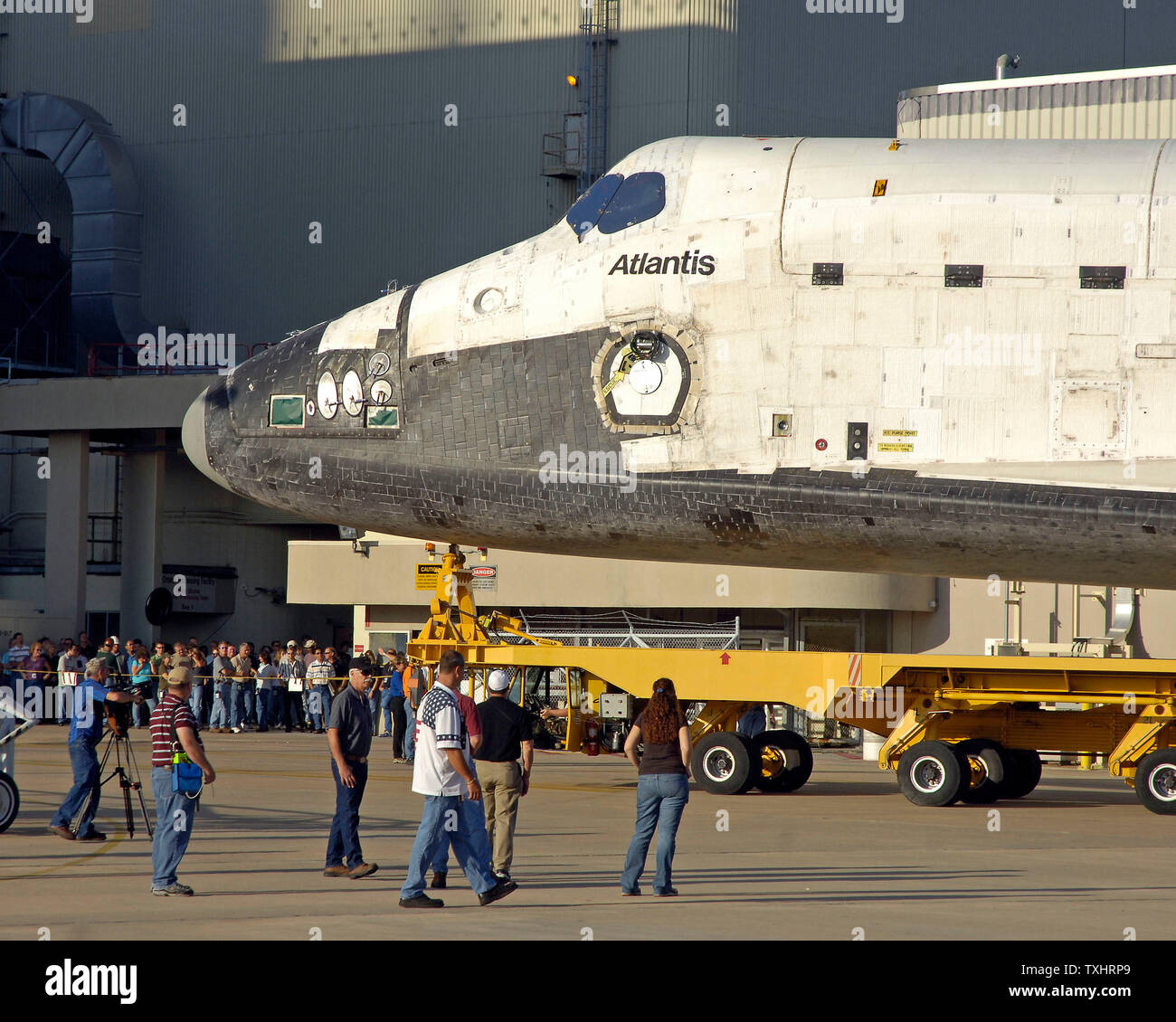Sts 115 launch hi-res stock photography and images - Alamy