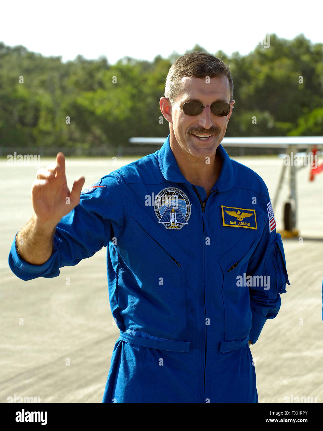 Sts 115 mission hi-res stock photography and images - Alamy