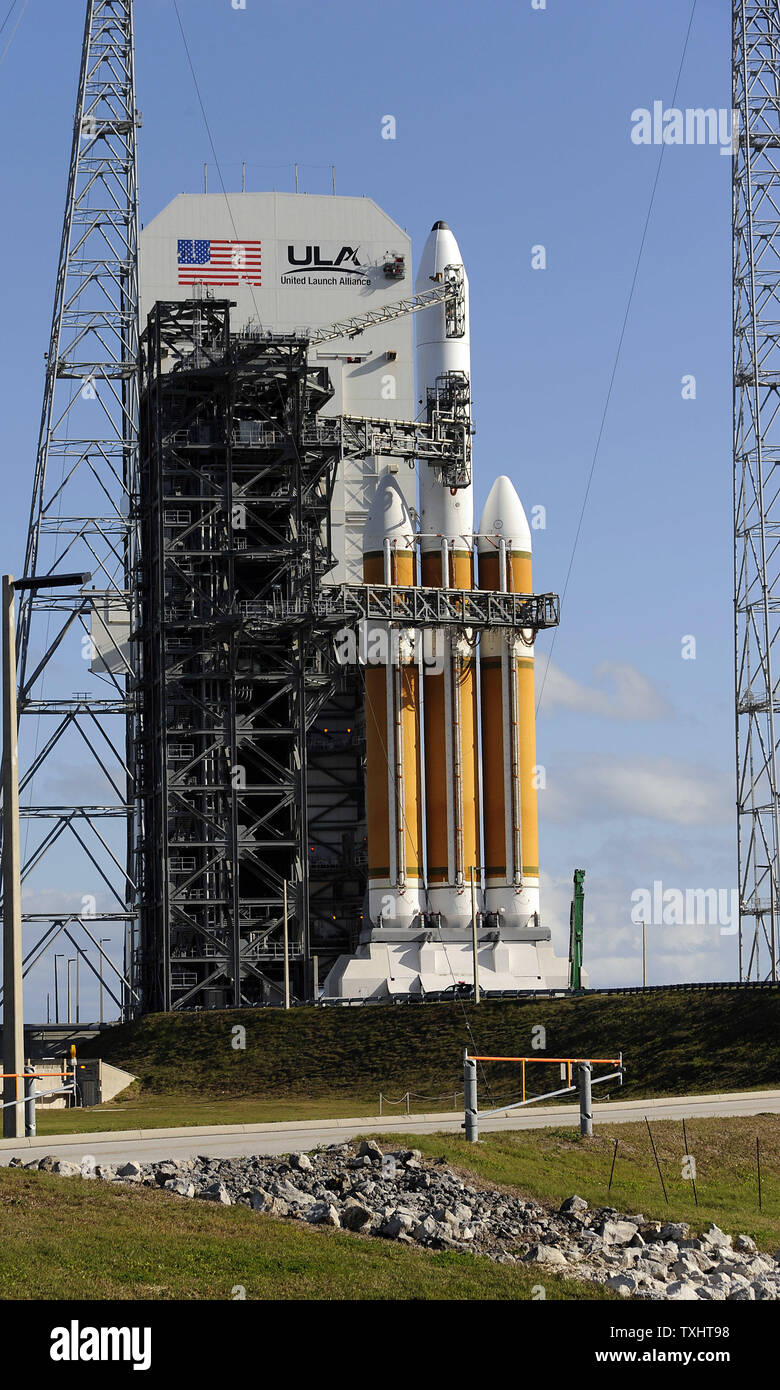 Titan iv rocket hi-res stock photography and images - Alamy