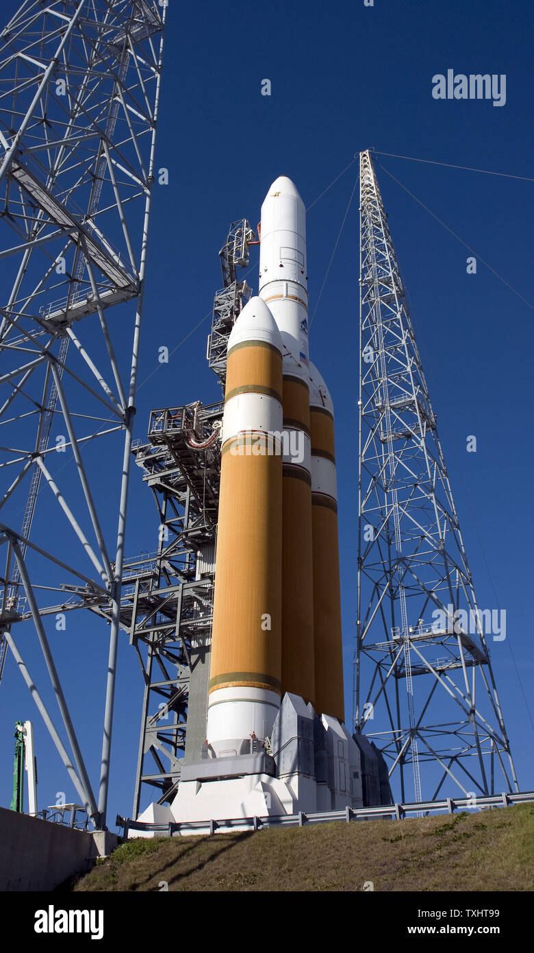 A Boeing Delta IV "Heavy" rocket sits bolted to launch pad 37B at the ...