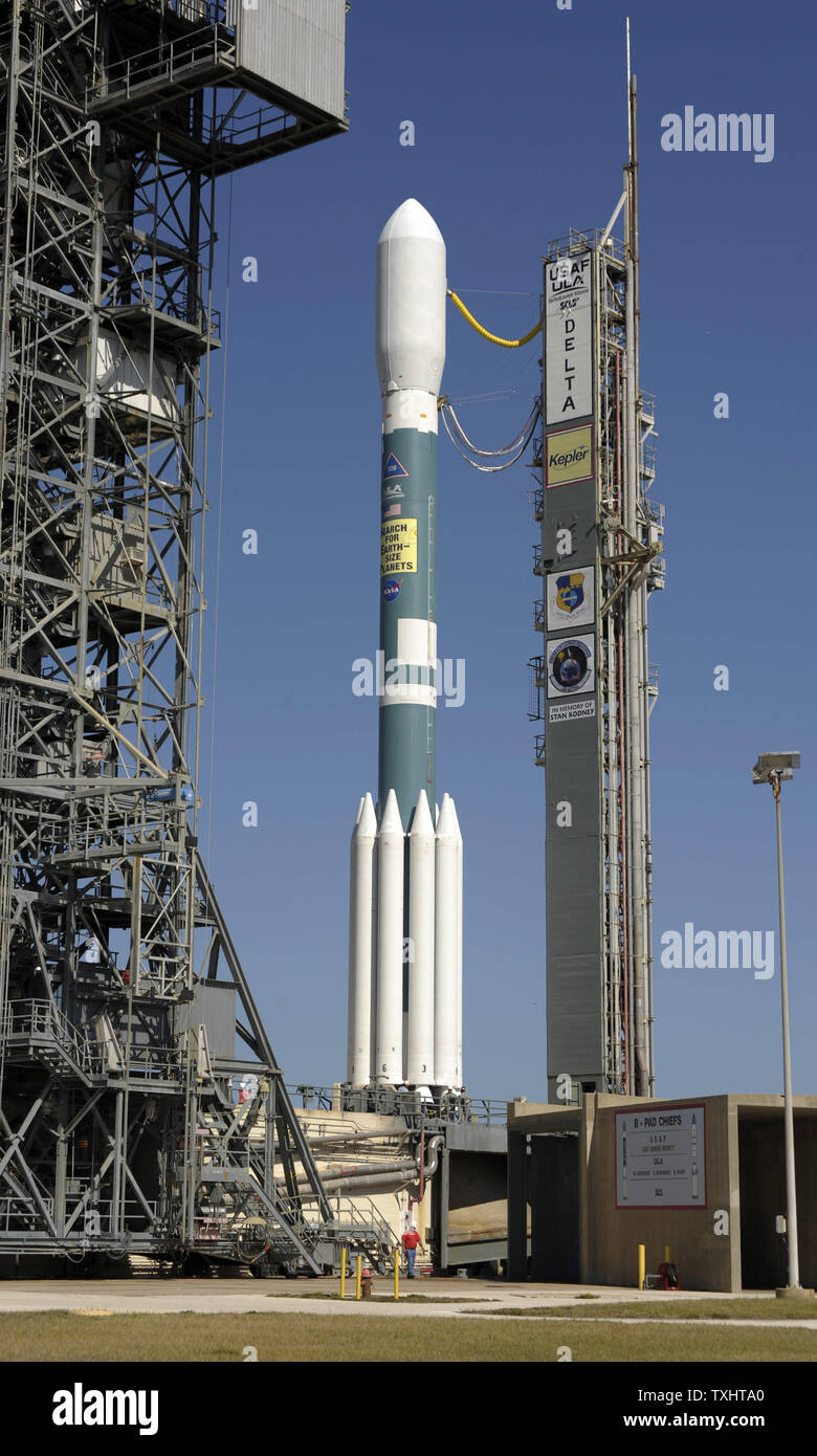Delta ii launch 2009 hi-res stock photography and images - Alamy