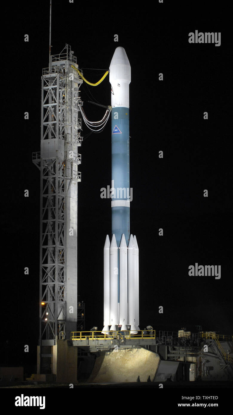 Delta ii launch vehicle hi-res stock photography and images - Alamy