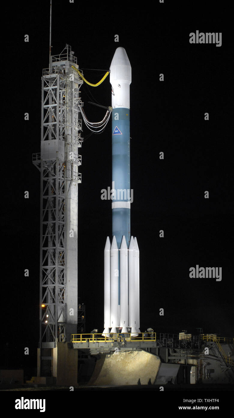 Delta ii launch vehicle hi-res stock photography and images - Alamy