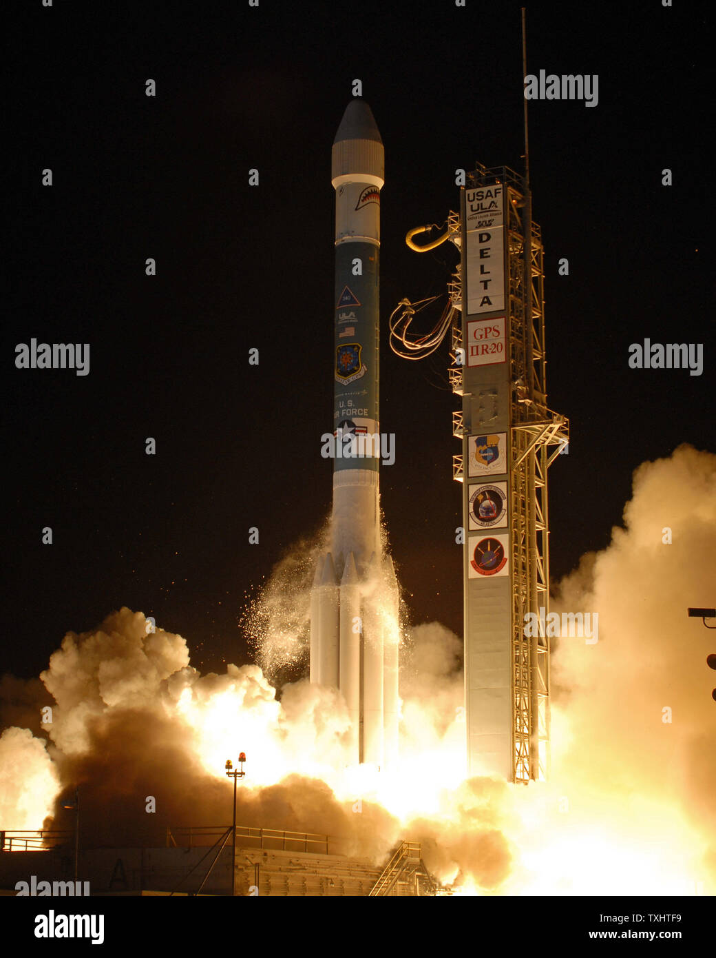 A United Launch Alliance Boeing Delta II rocket launches at 4:34 AM ...