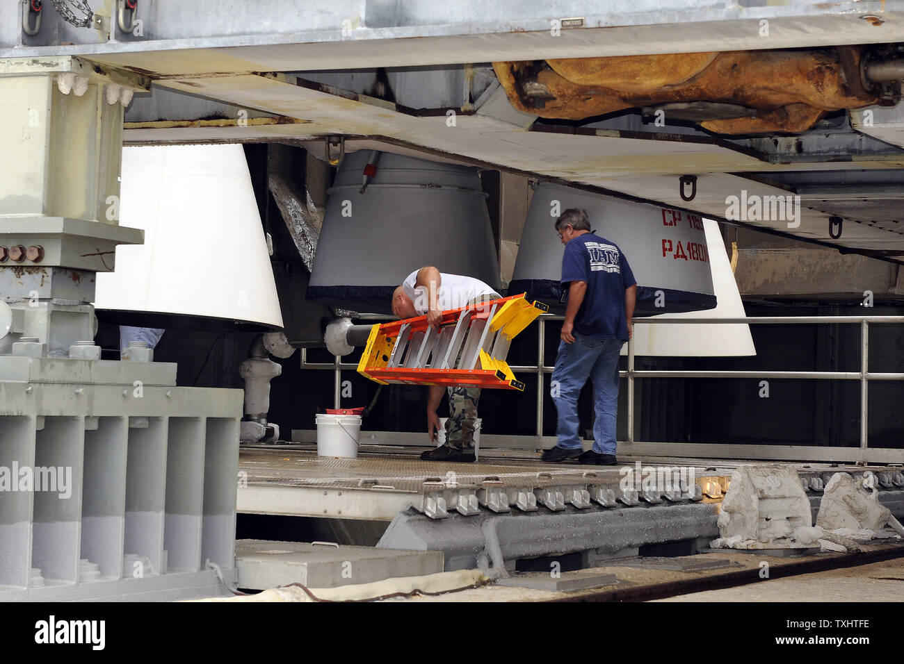 Rocket engineers hi-res stock photography and images - Alamy