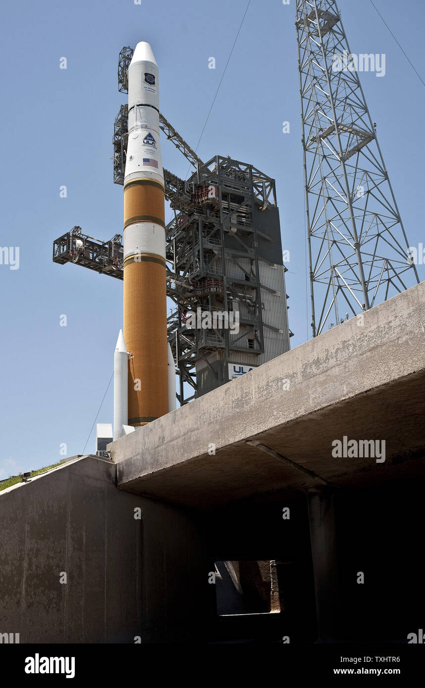 The United Launch Alliance Delta 4 rocket sits poised on Space Launch ...