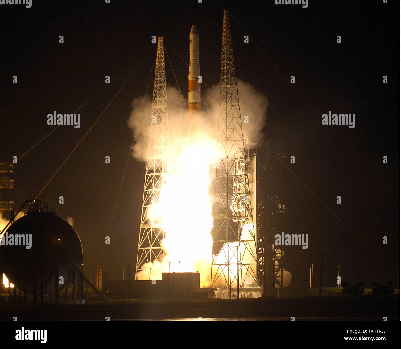 United Launch Alliance launches a Delta IV rocket at 11:00 PM from ...
