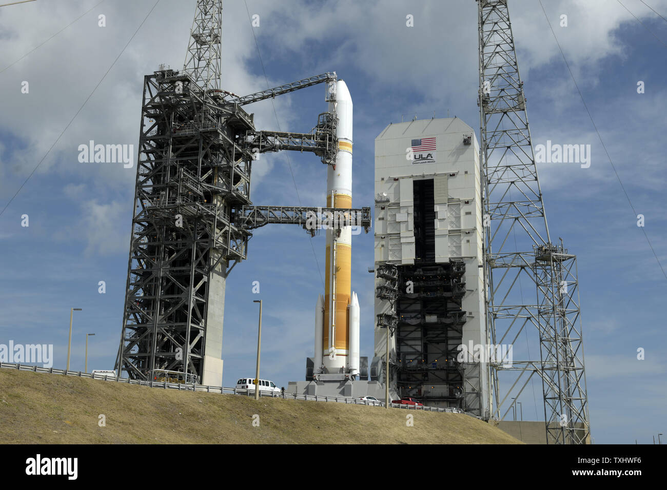 Wgs 10 satellite hi-res stock photography and images - Alamy