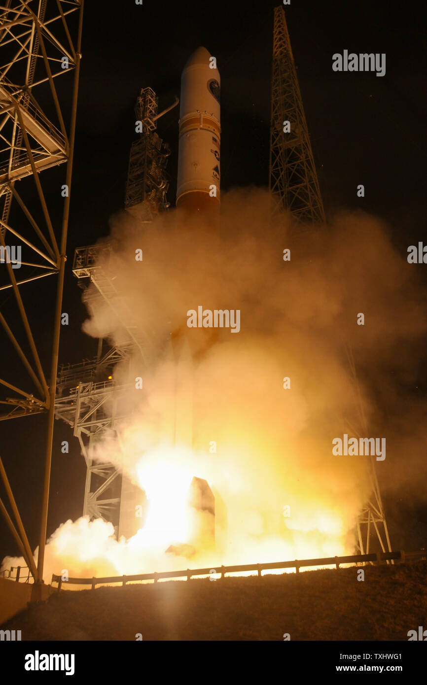 Wgs 10 satellite hi-res stock photography and images - Alamy