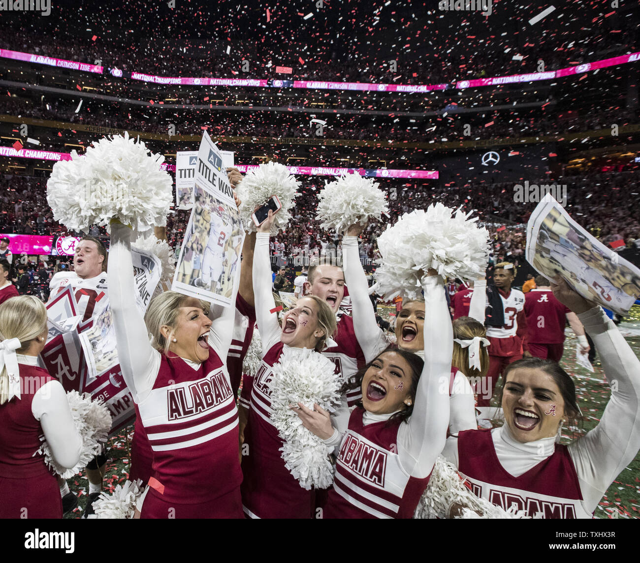 Alabama cheerleaders hi-res stock photography and images - Alamy