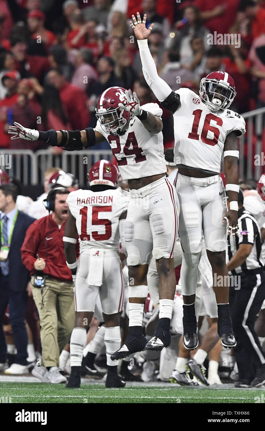 Alabama Crimson Tide linebackers Terrell Lewis (24) and Jamey Mosley ...