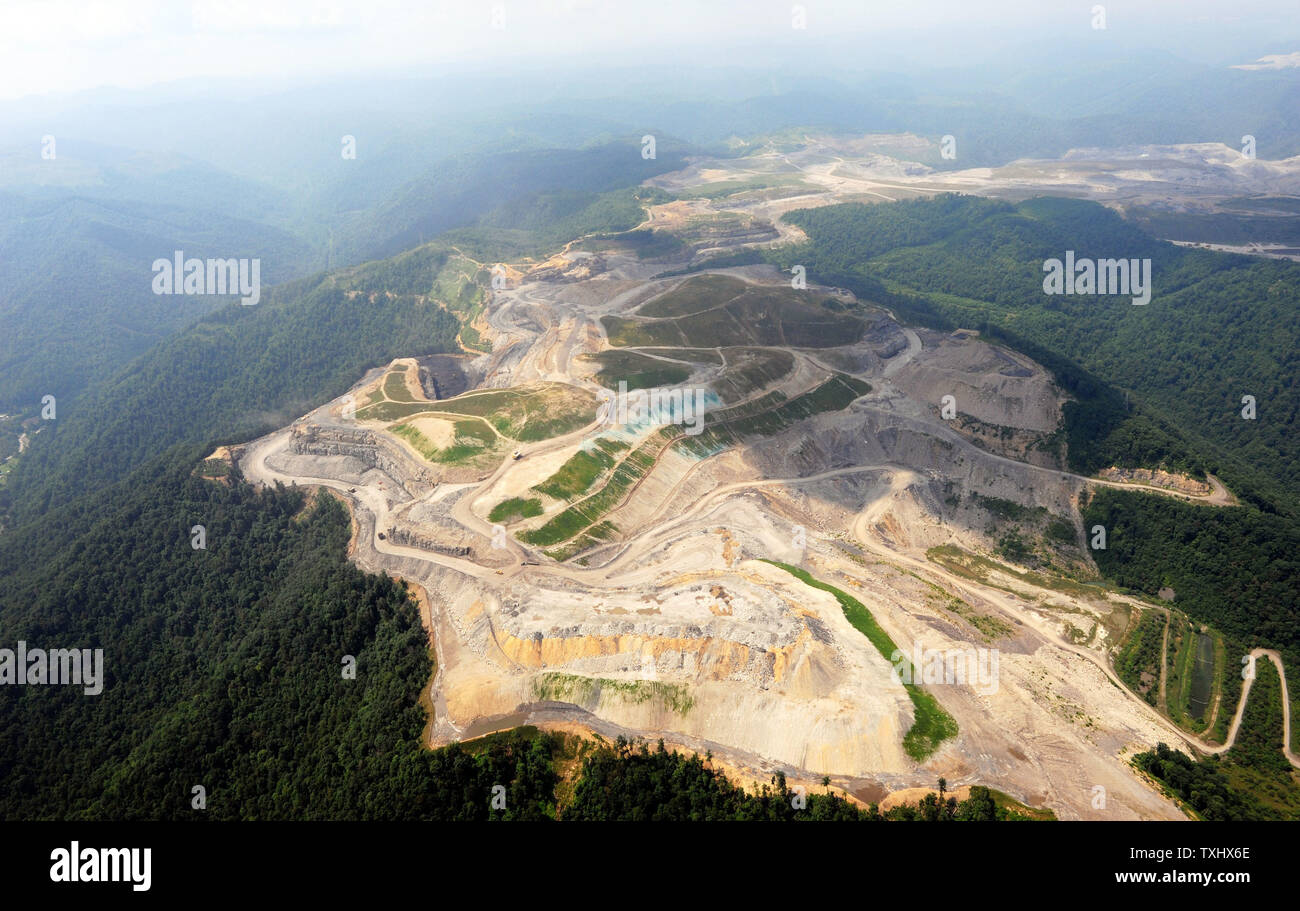 Strip mining coal appalachia hi-res stock photography and images - Alamy