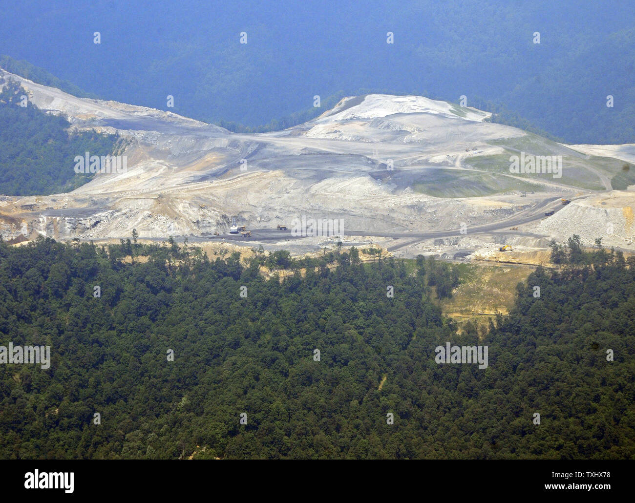 Strip mining coal appalachia hi-res stock photography and images - Alamy