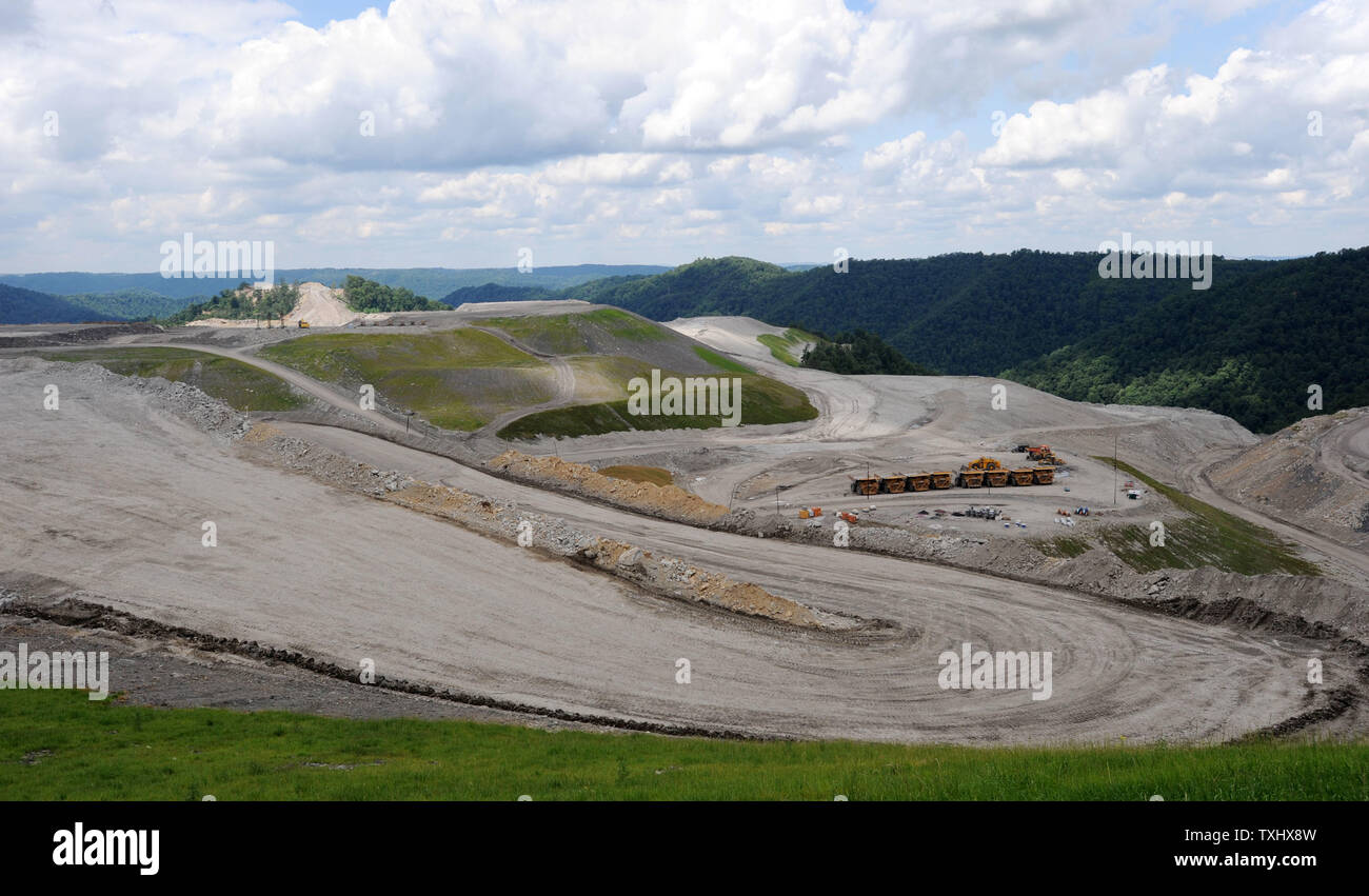 Strip mining coal west virginia hi-res stock photography and images - Alamy