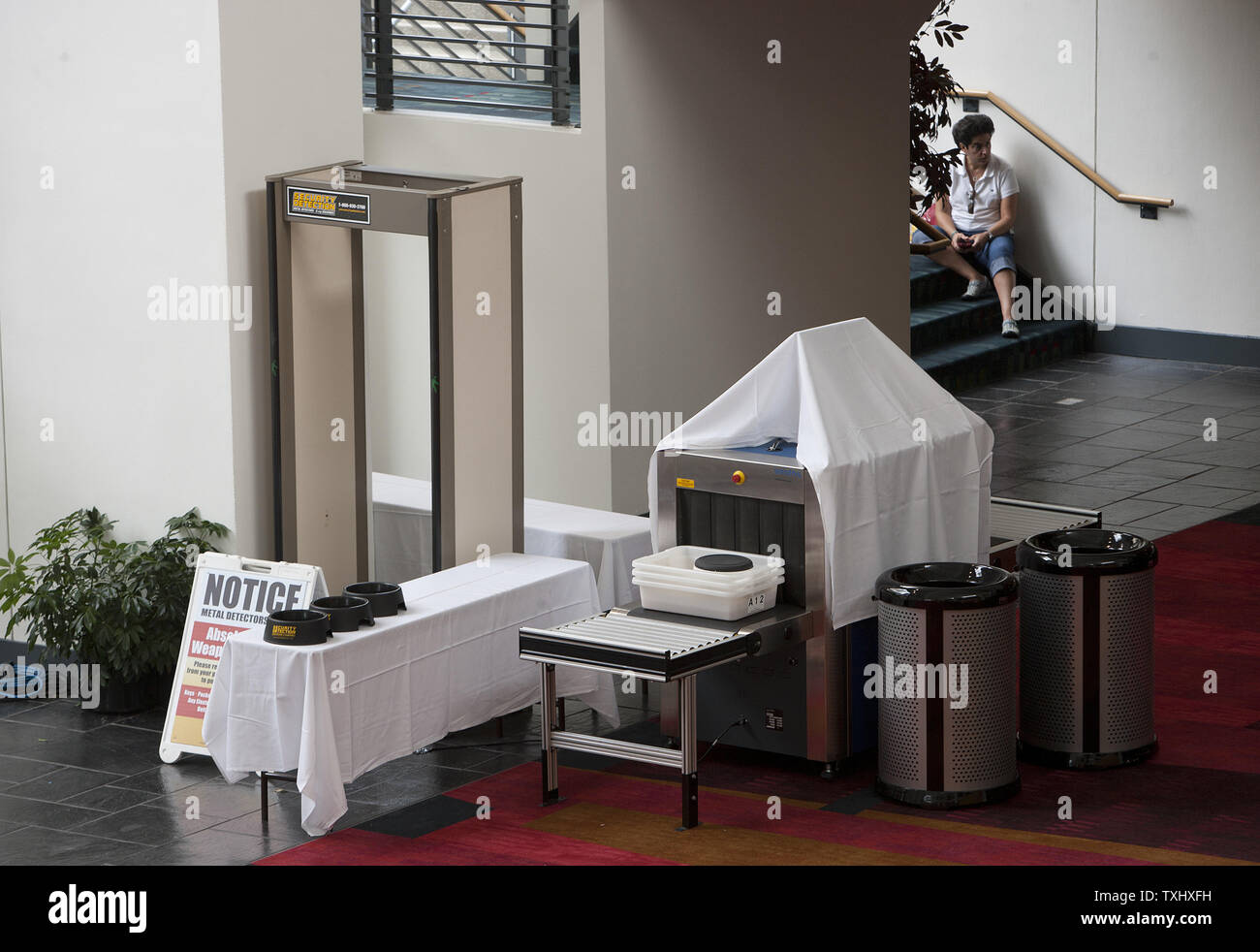 Security Screening Station High Resolution Stock Photography and Images ...