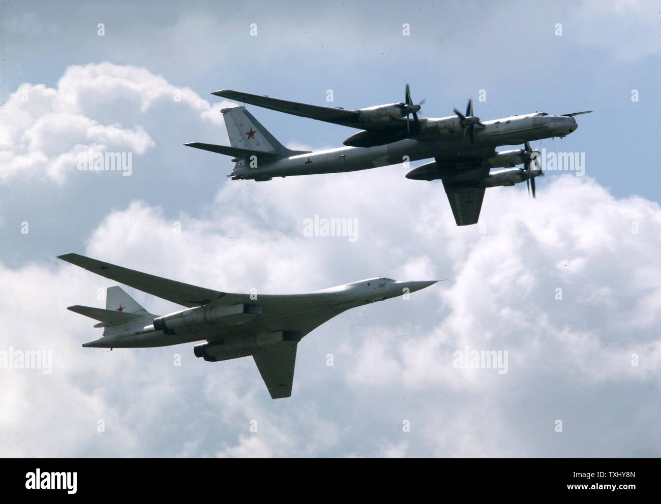 Tu 95 hi-res stock photography and images - Alamy