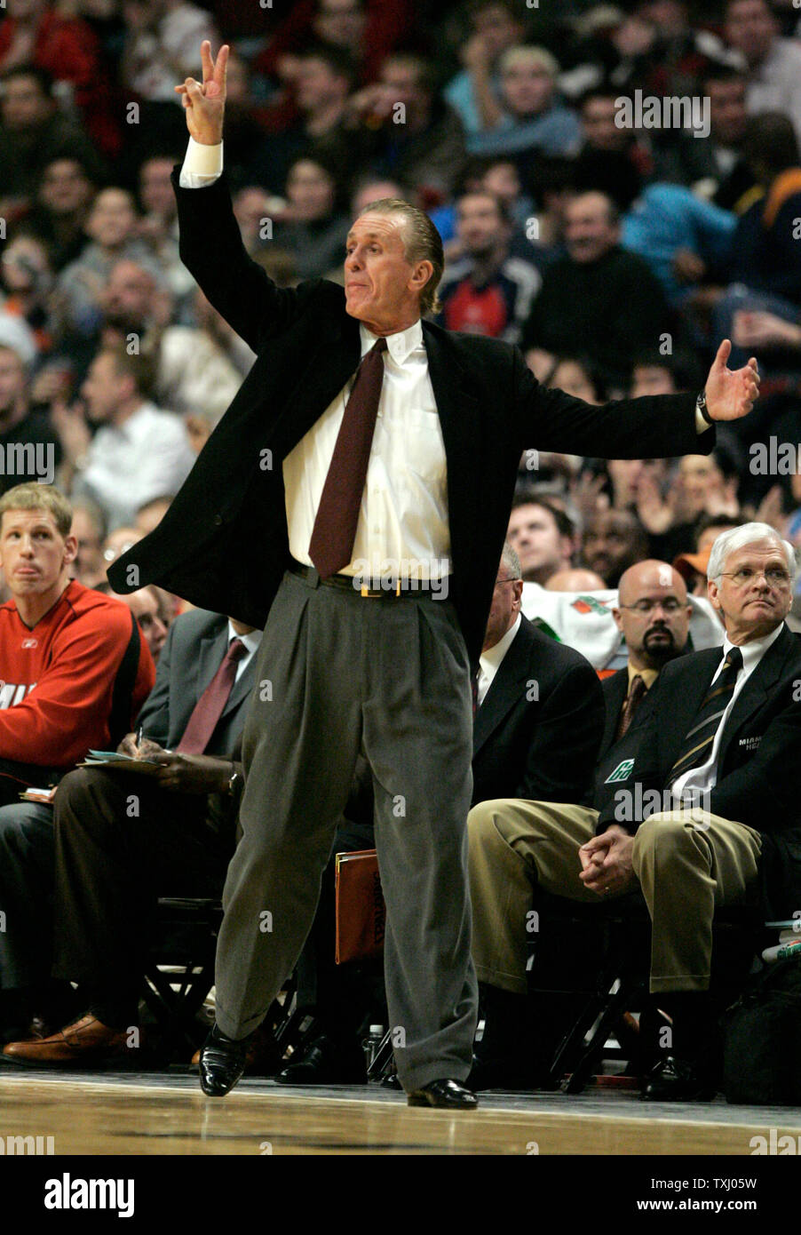 Pat riley during miami heat hi-res stock photography and images - Alamy