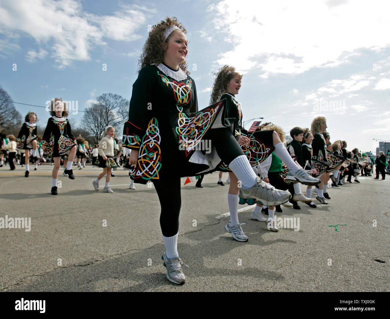 Irish step dancers hi-res stock photography and images - Alamy