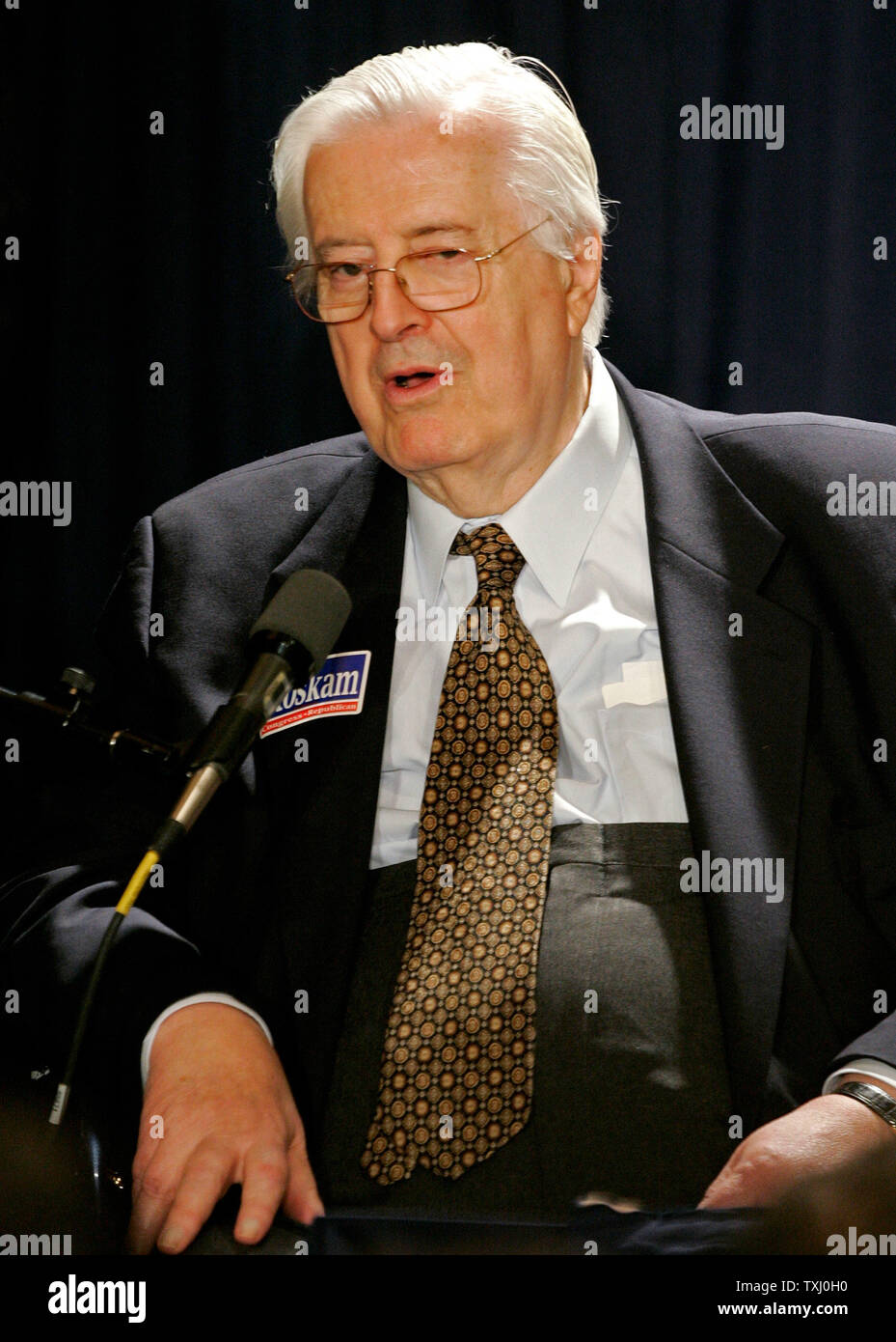 Congressman Henry Hyde speaks at a fund-raiser for Peter Roskam, the ...